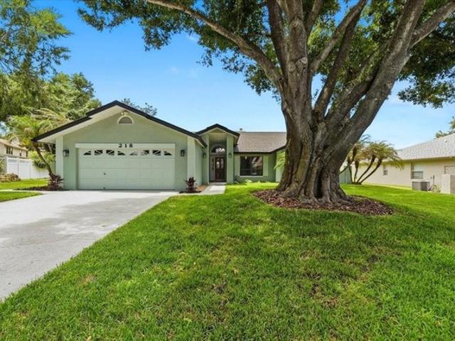 218 Lake Hartridge Dr NW, Winter Haven, FL 33881