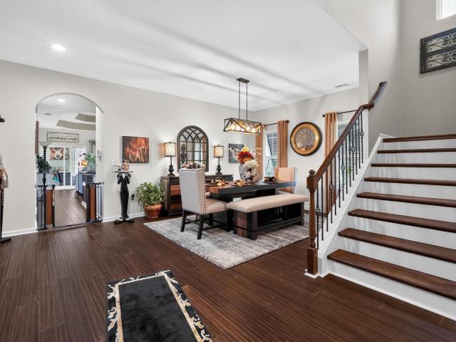 218 Lansdowne Ct