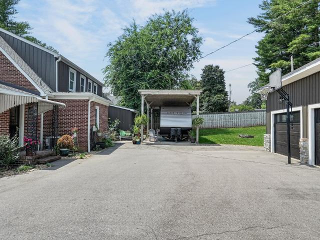 218 Morrison St