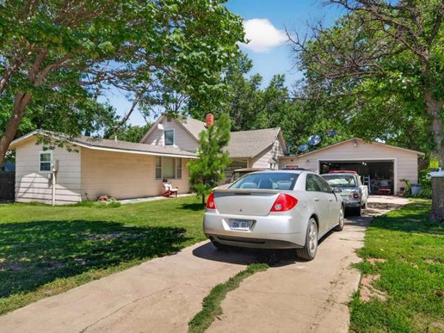 218 Main St, Walton, KS 67151