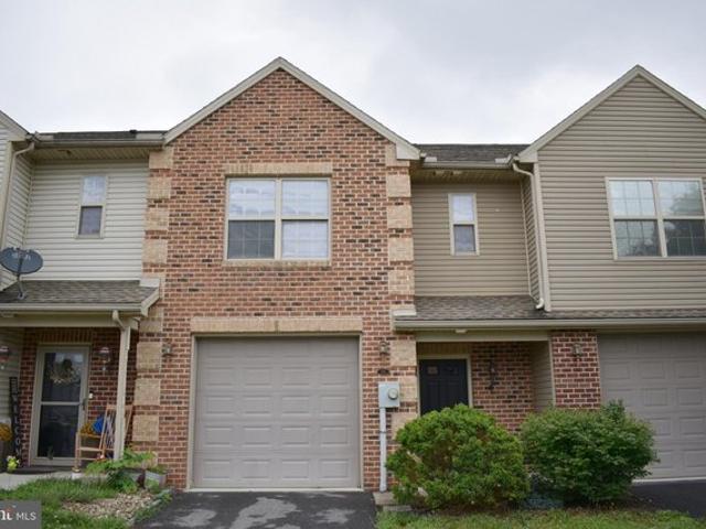218 Meriweather Dr, Greencastle, PA 17225