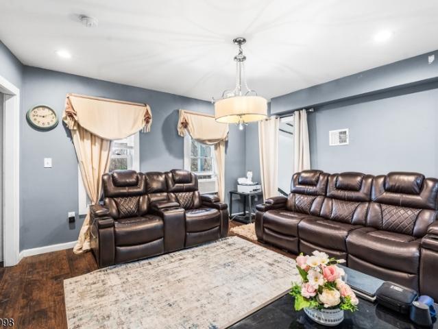 218 Muhlenberg Pl