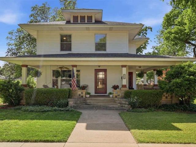 218 N 6th St, Ponca City, OK 74601