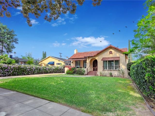 218 N Almansor