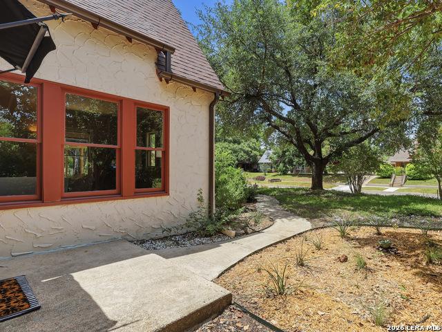 218 North Dr