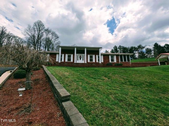 218 NE 7th St, Norton, VA 24273