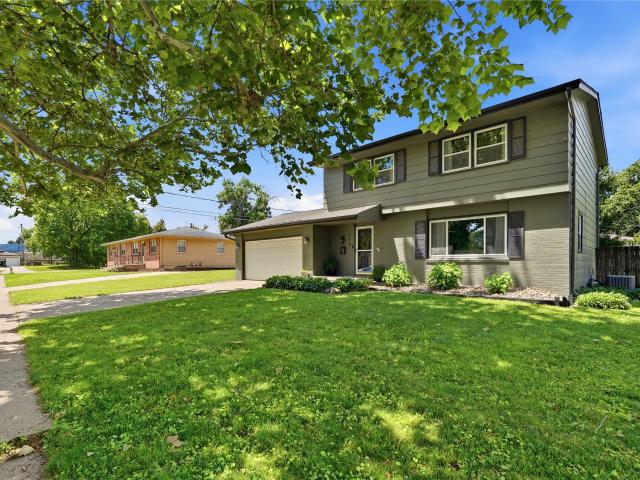 218 NW Arlan Drive