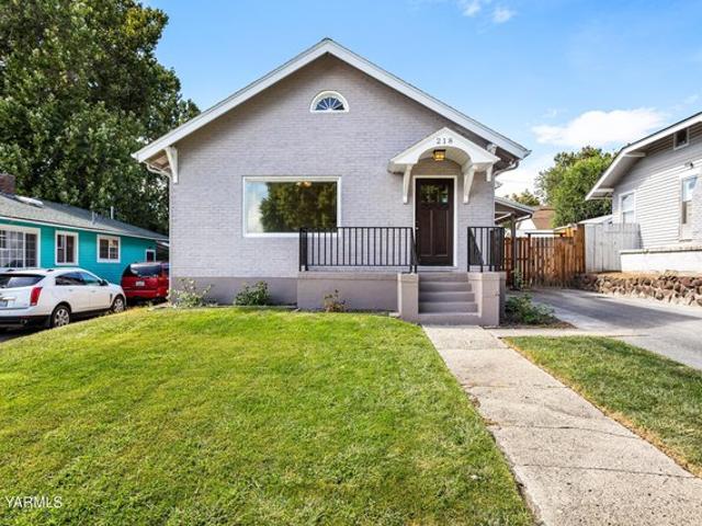 218 S 15th Ave, Yakima, WA 98902