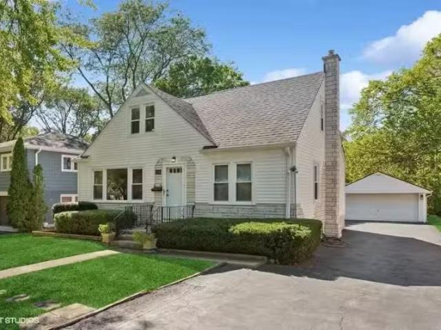 218 S Glendale Avenue, Barrington, IL 60010