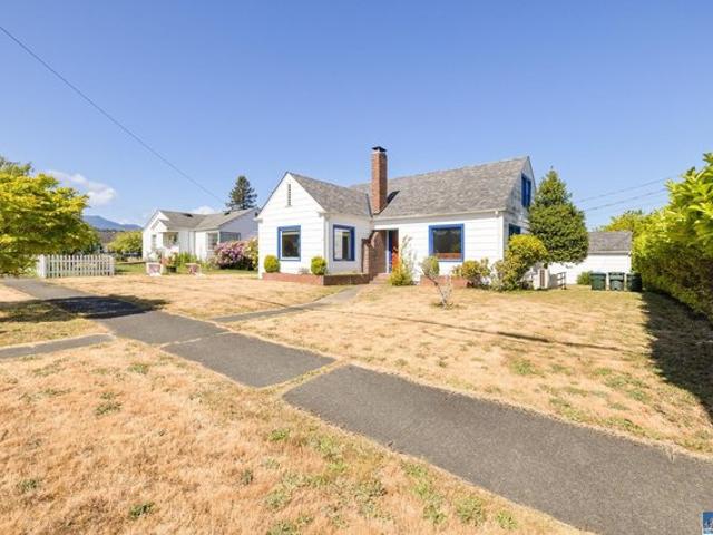 218 S Jones St, Port Angeles, WA 98362