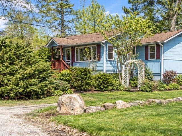 218 Squam Rd
