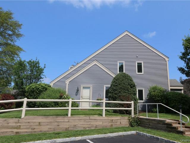 218 Stoneway Lane