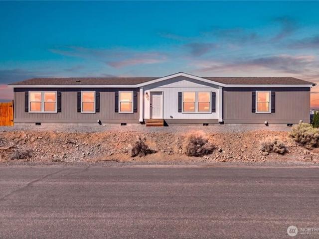 218 Sunshine Cir SW, Mattawa, WA 99349