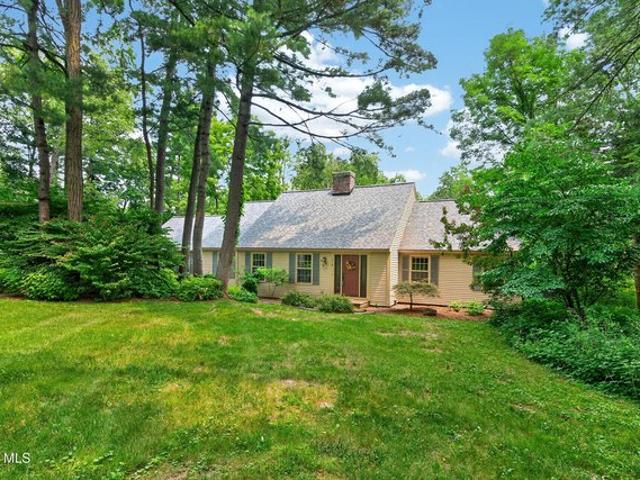 218 Swift Rd, Voorheesville, NY 12186