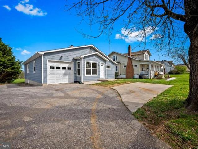218 Pennsylvania Ave, Westminster, MD 21157