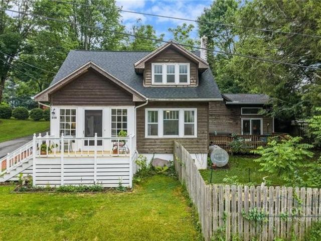 218 Pine St, Boone, NC 28607