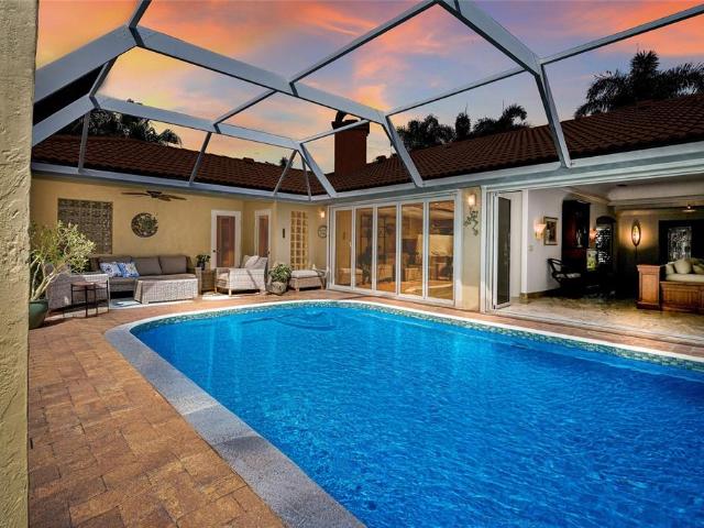 218 Robin Dr, Sarasota, FL 34236 | MLS #A4685 | Compass