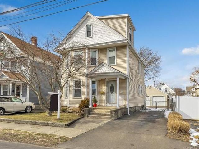 218 Roselle St, Fairfield, CT 06825