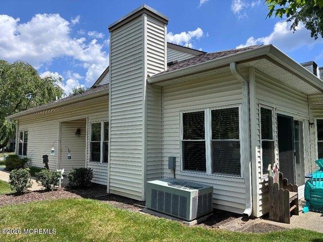 218 Ravenswood Rd, Englishtown, NJ 07726