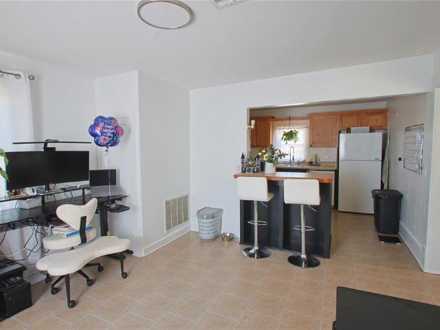 218 W Adams Street