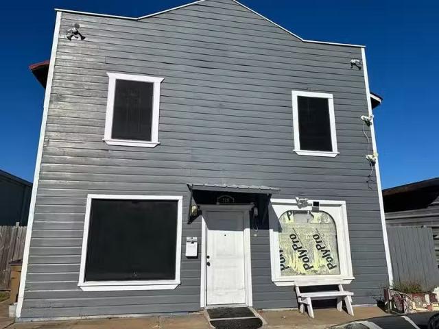 218 W Broad St, Freeport, TX 77541