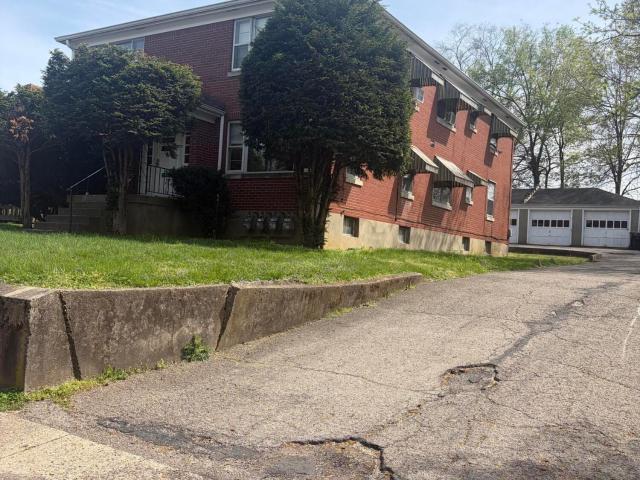 218 W Florence Ave 2