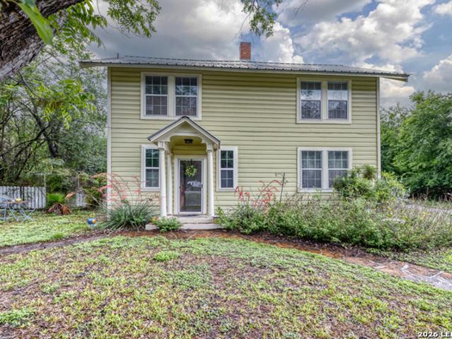 218 W Leona St