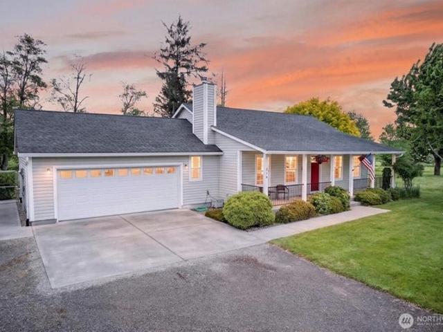 218 W Sunny Sands Rd, Cathlamet, WA 98612