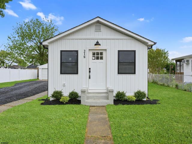 218 Woodland Ave