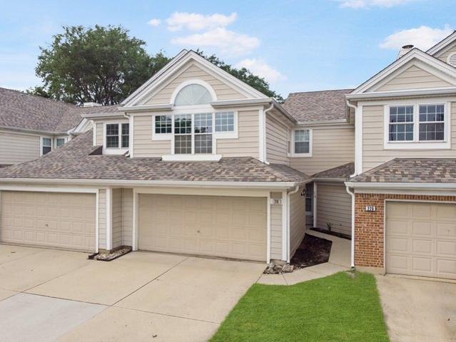 218 Woodstone Dr, Buffalo Grove, IL 60089