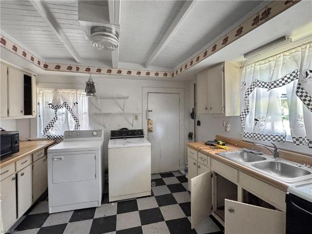 218 Tappan AVE