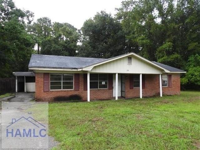 218 Thiess Branch Dr, Hinesville, GA 31313