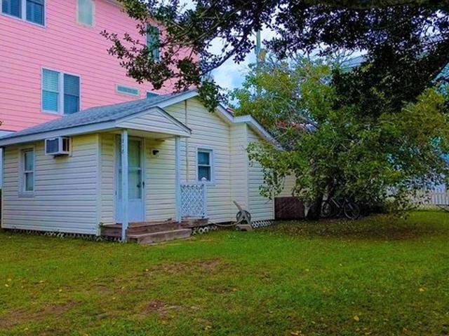 218 Third Ave N, Kure Beach, NC 28449
