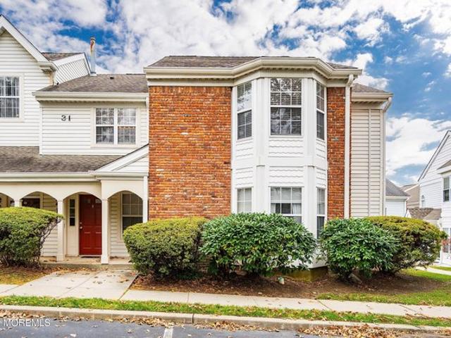 218 Tulip Ln, Freehold, NJ 07728