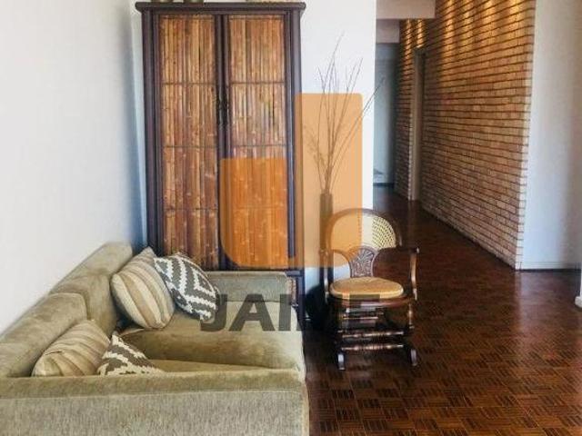 218m² reformado, excelente localização