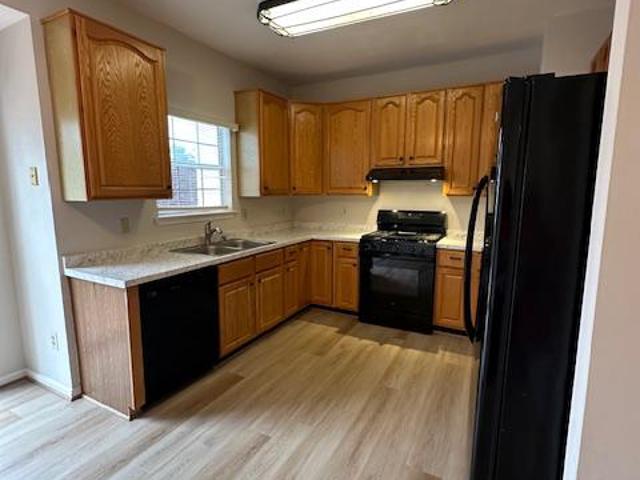 21942 Thompson Square