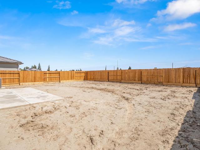 2195 S Terry Ave, Fresno, CA 93725 | MLS #644209 | Compass