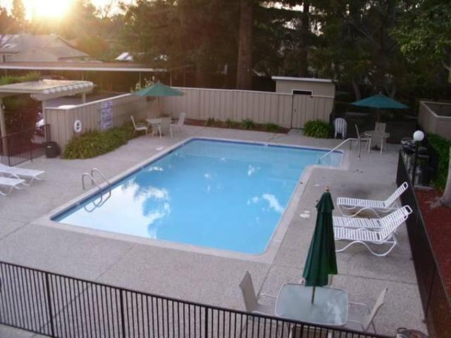 $2195 / 2br 810ft² QUIET RESIDENTIAL ST 2BR APARTMENT MOVE IN BONUS