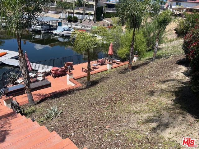 21963 Strawberry Lane