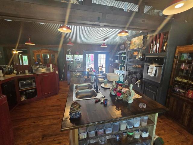 2196 Gratton Rd