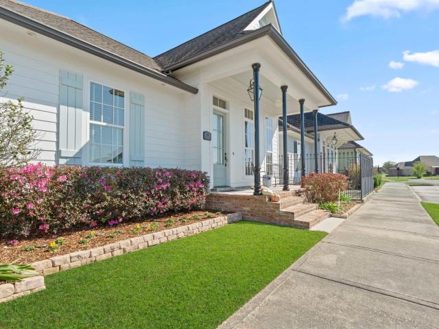 2196 Iberville Ave, Zachary, LA 70791 | MLS #BR2025020 | Compass