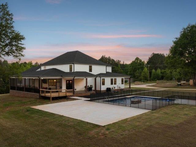 2196 Stewart Dairy Road