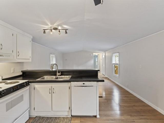 2196 Sanford Rd Unit 46, Wells, ME 04090