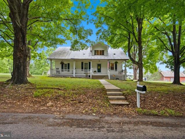 2197 Mauzy Rd, Berkeley Springs, WV 25411