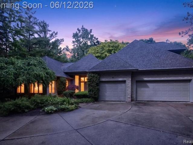 2197 S State Rd, Davison, MI 48423