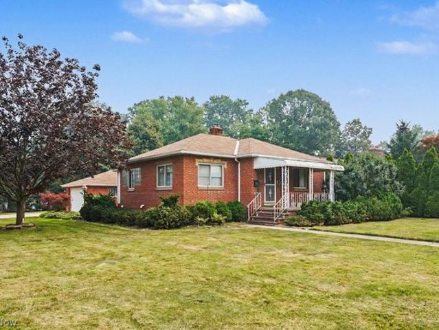 21980 Westwood Rd, Fairview Park, OH 44126
