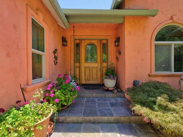 21987 Moss Rock Ct, Grass Valley, CA 95949