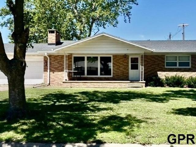 2198 Northridge Dr, Fairbury, NE 68352