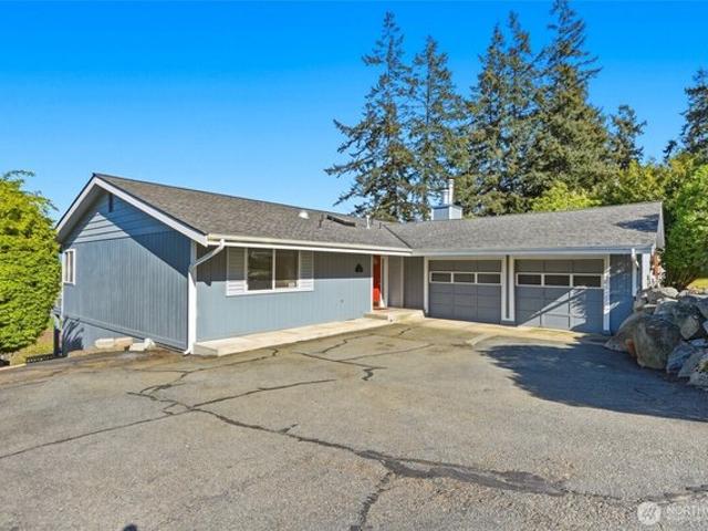 2198 Aurora Ct, Oak Harbor, WA 98277