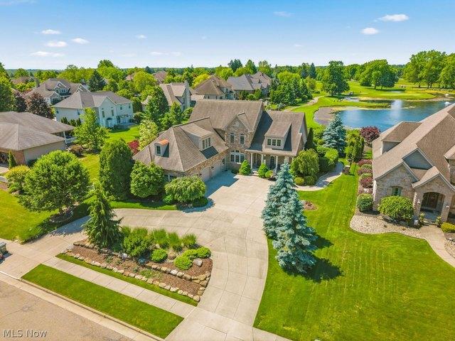 2198 E Park Dr, Uniontown, OH 44685